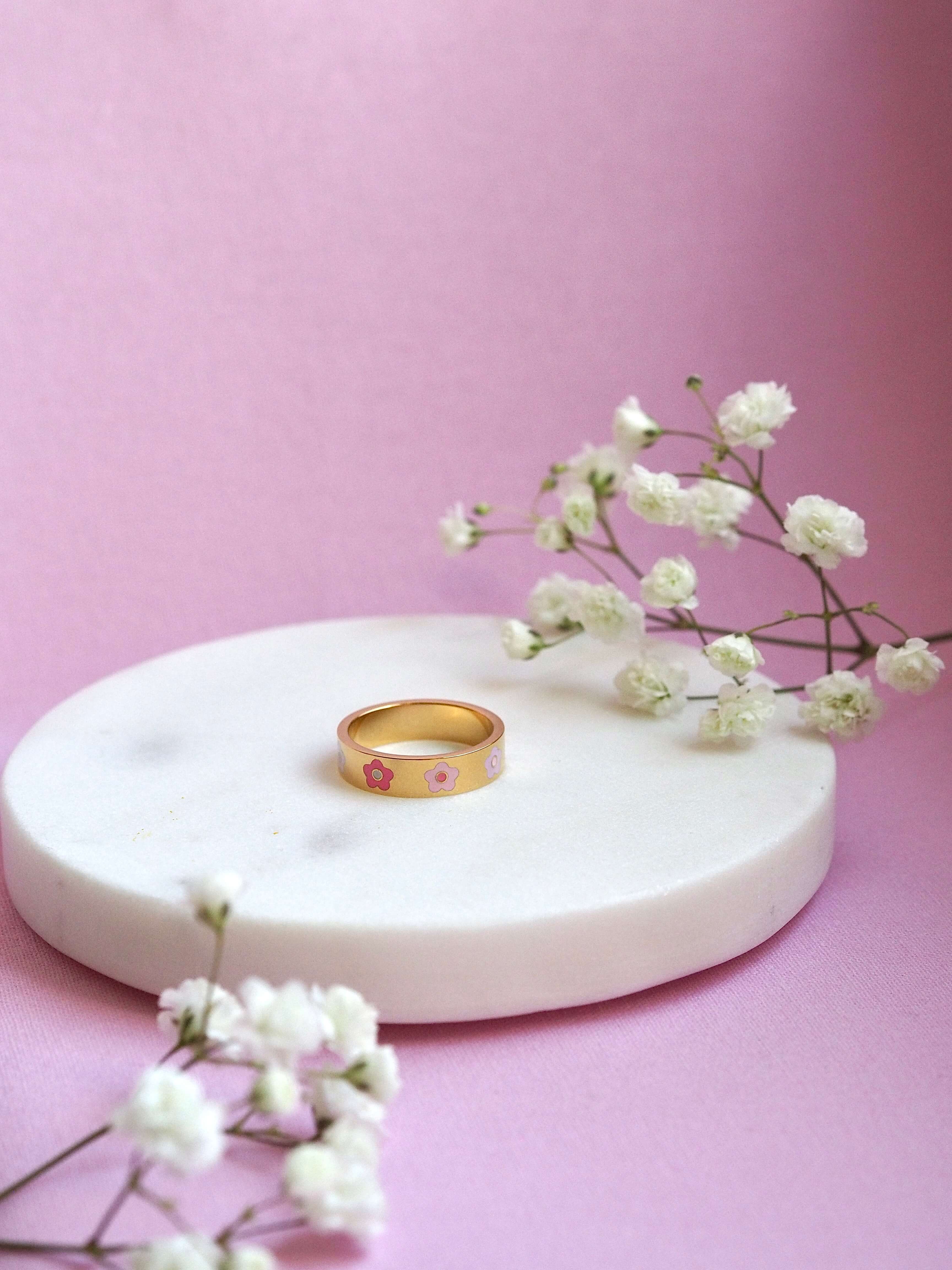 Glowbe | Waterproof and workout-proof jewelry for every occasion